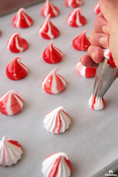 The Perfect Classic Cheesecake with Strawberry Meringue Topping ...